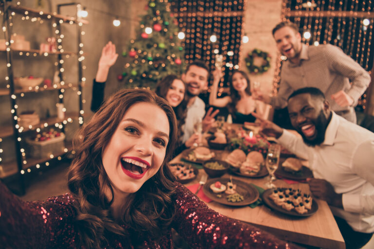 How to plan an affordable holiday party - Brigit Blog